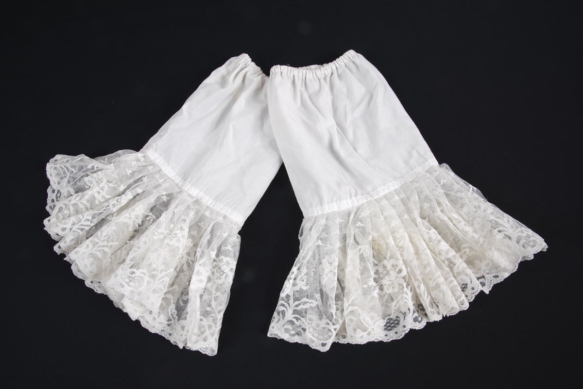 Lace cuffs - City of Casey